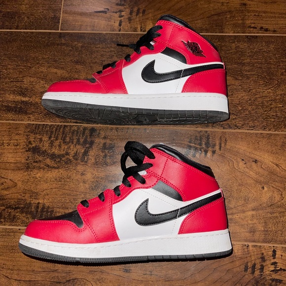 Nike | Shoes | Jordan S Chicago Reds Authentic Straight From Stockxx In ...